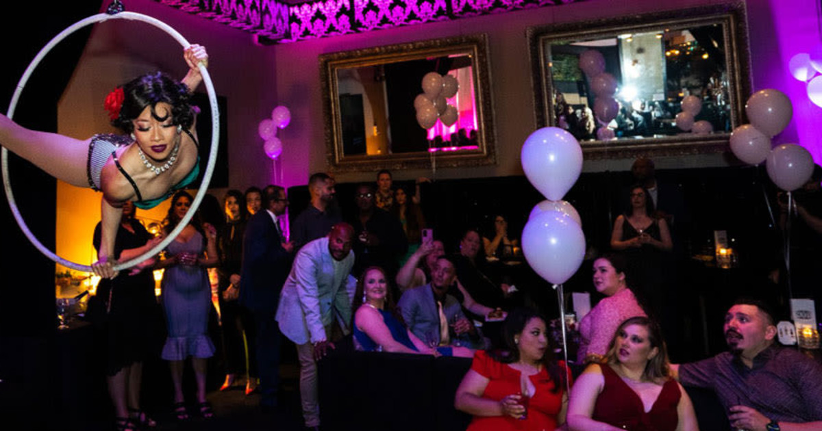 Stunning Dinner Show & Dancing in Bellevue at Suite Bellevue