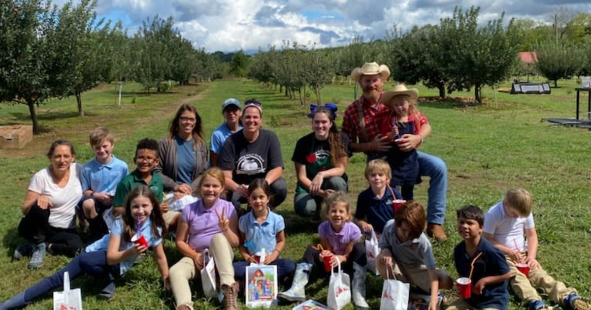 Fall Family Field Trips in Nashville at Morning Glory Orchard