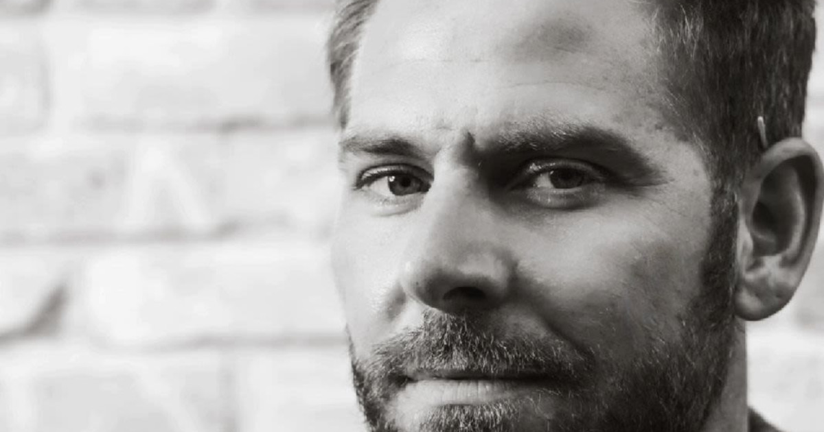 Musician Ryan DeSiato in Austin at Lake Travis Community Library