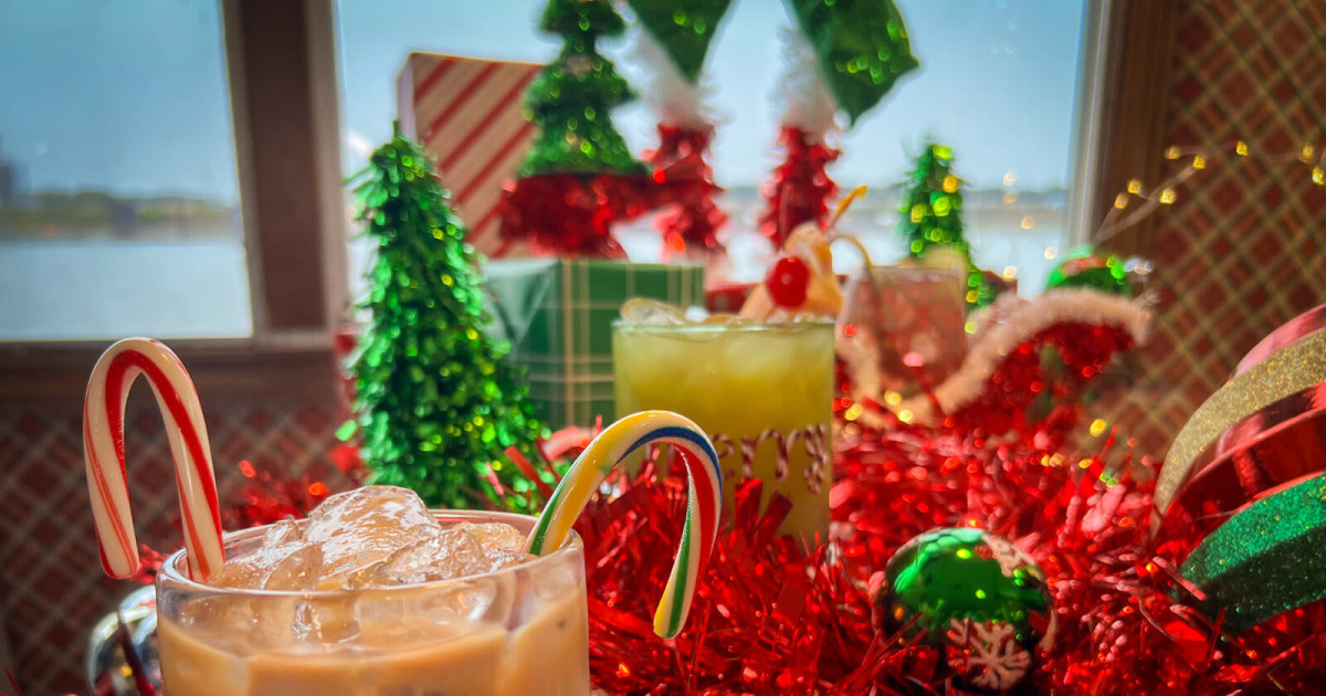 The Floating Sleigh – Holiday Pop-Up Bar in Saint Louis at Gateway