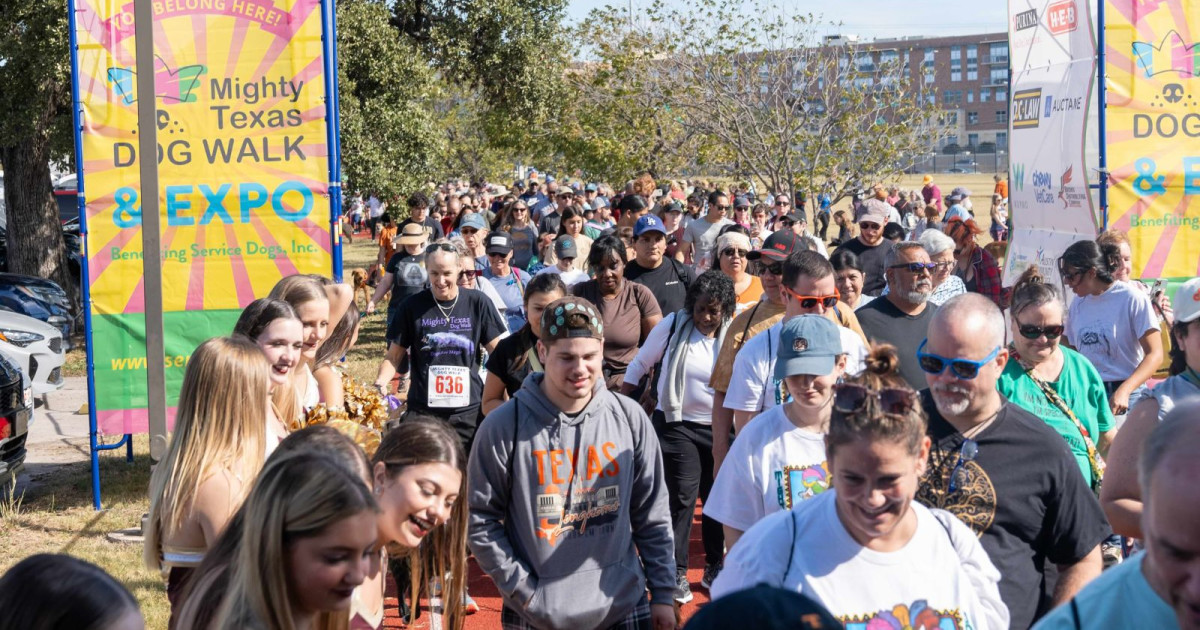 The Mighty Texas Dog Walk in Austin at Camp Mabry
