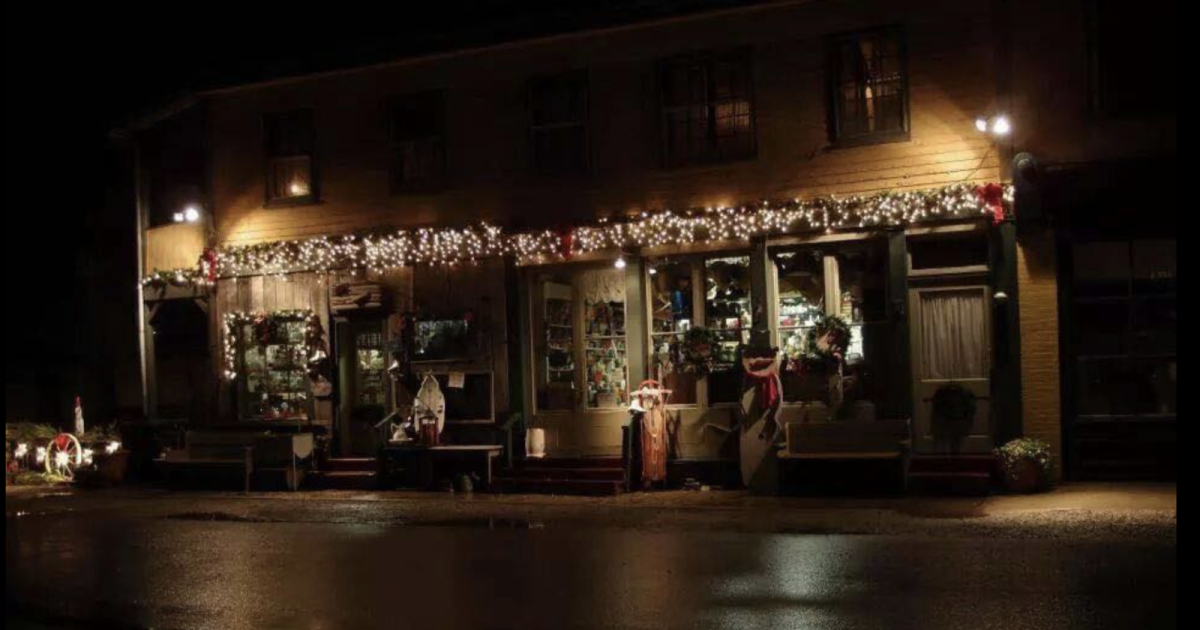 Metamora's Christmas Walk in Metamora at Metamora Town