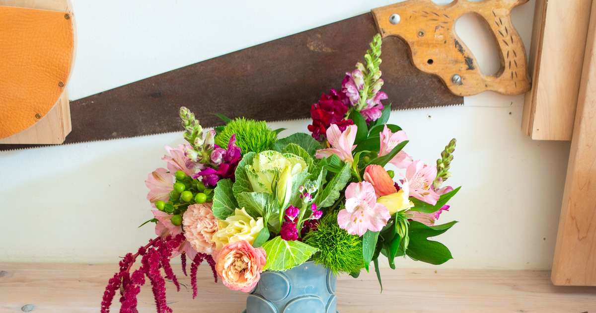 Floral Design: Seasonal Vase Arrangement (UPPER HAIGHT