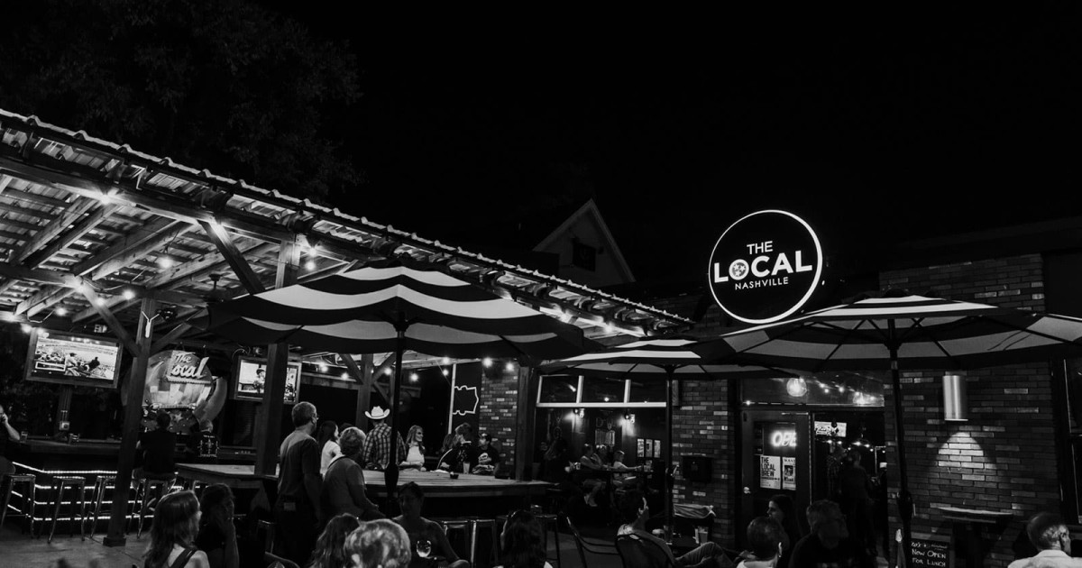 Strunk in Nashville at The Local