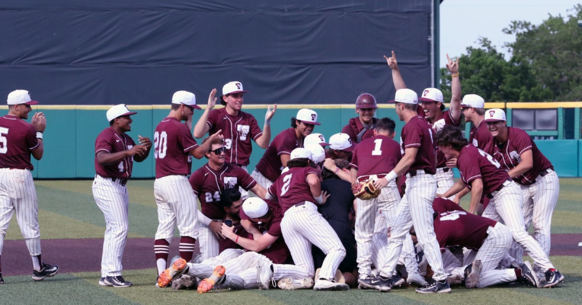 Trinity vs Kean - Baseball in San Antonio at Trinity Baseball