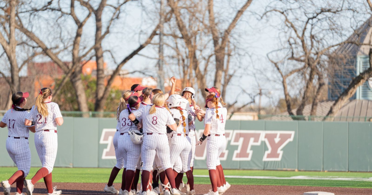Trinity vs Washington-St. Louis - Softball in San Antonio at