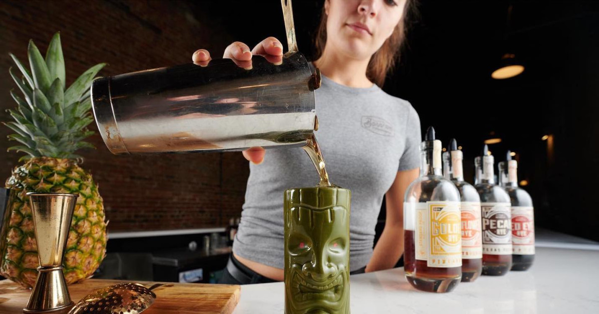 Whiskey Tasting & Cocktail Class Experience in Nashville at