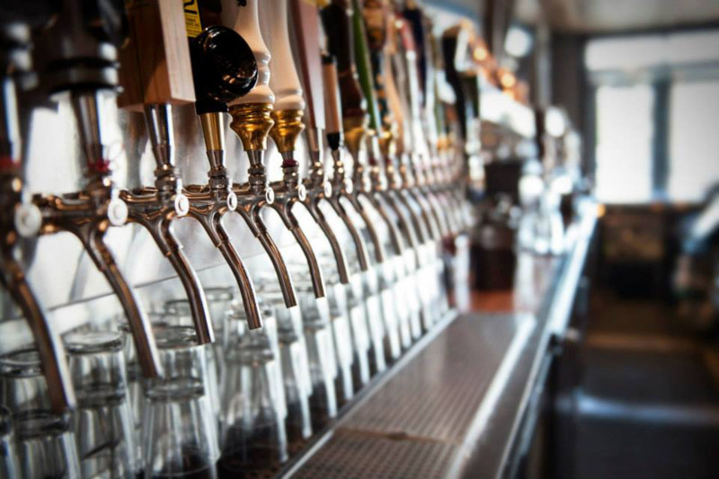 DePaul Blue Demons vs Butler Bulldogs in Chicago at Fatpour Tap