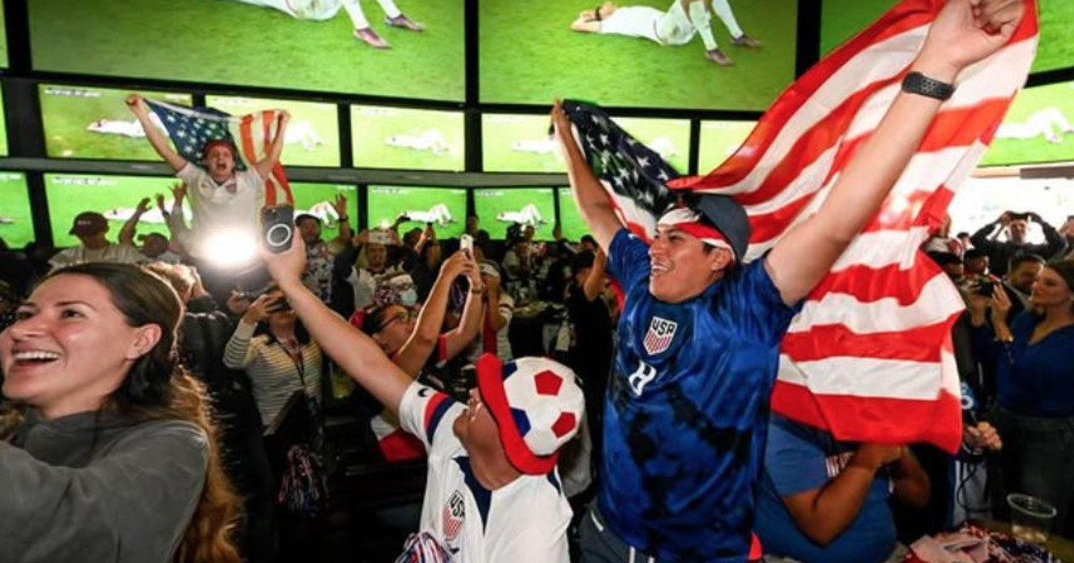 St. Louis Blues VS Winnipeg Jets in Indianapolis at Tom's Watch