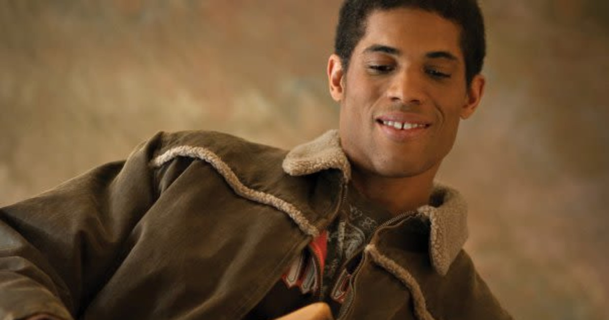 Stanley Jordan: Solo (Critically Acclaimed Jazz Guitarist) in