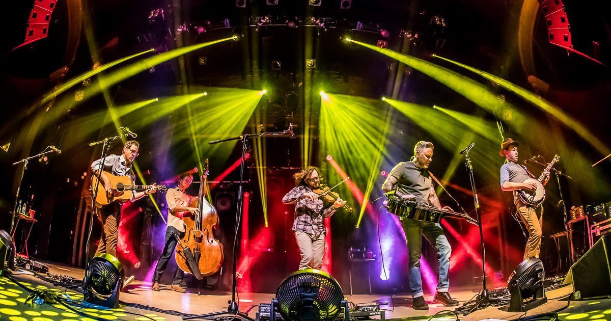 The Infamous Stringdusters & Yonder Mountain String Band in