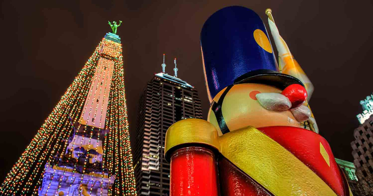 Circle of Lights in Indianapolis at Monument Circle - Soldiers