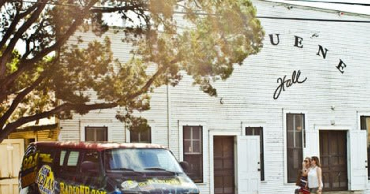 Two Ton Tuesday Thanksgiving Show in New Braunfels at Gruene Hall