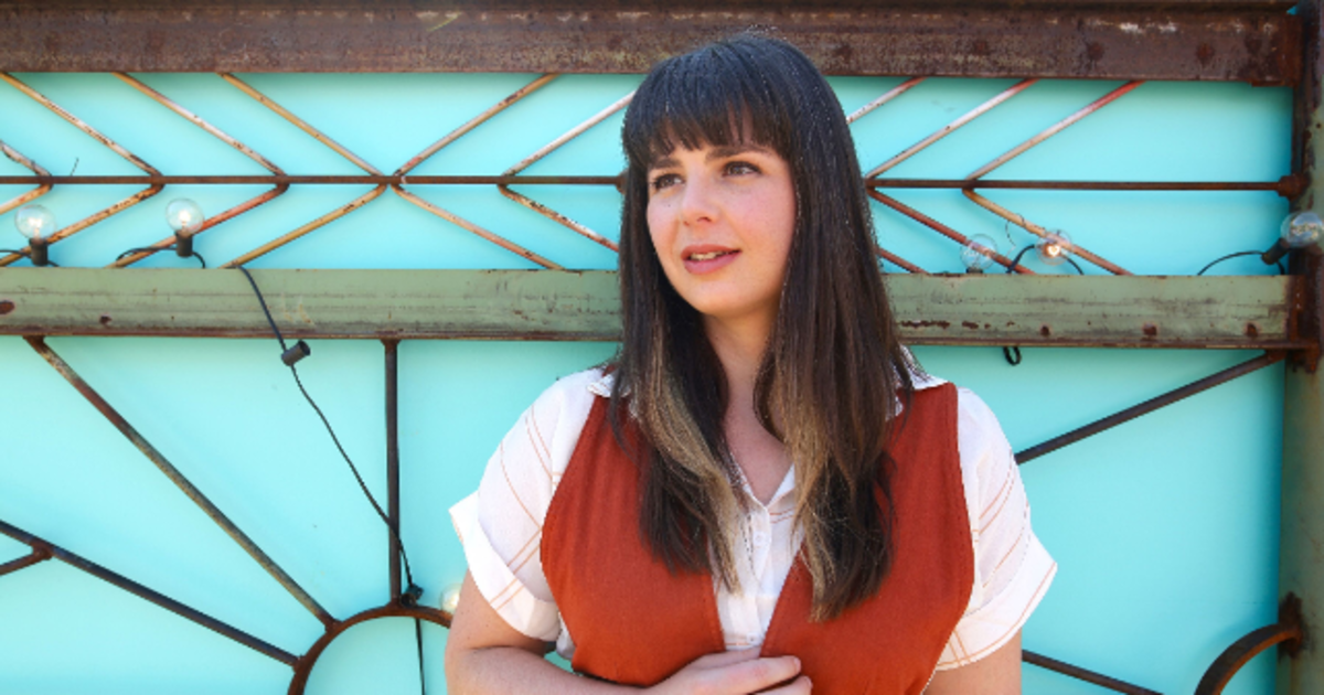 Beth Bombara w/ Essential Knots in St Louis at Off Broadway