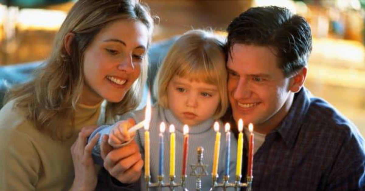 Light The Menorah w/ Velvet Vaughan, Quichenight & Austin Hoke in