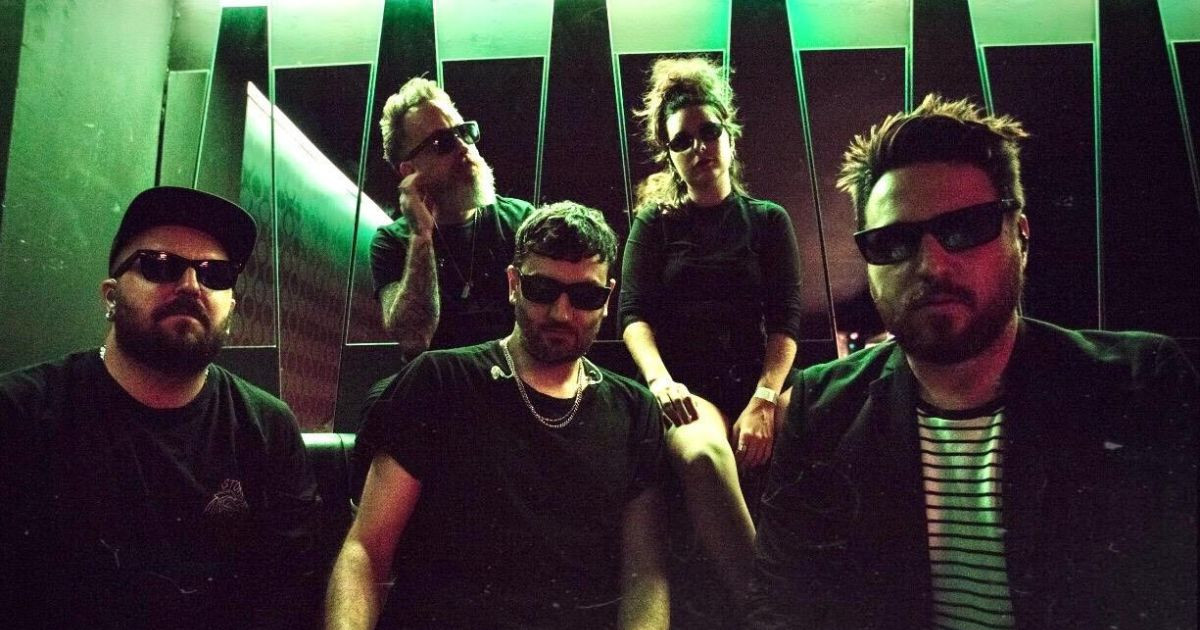 SIAMÉS in Chicago at Subterranean