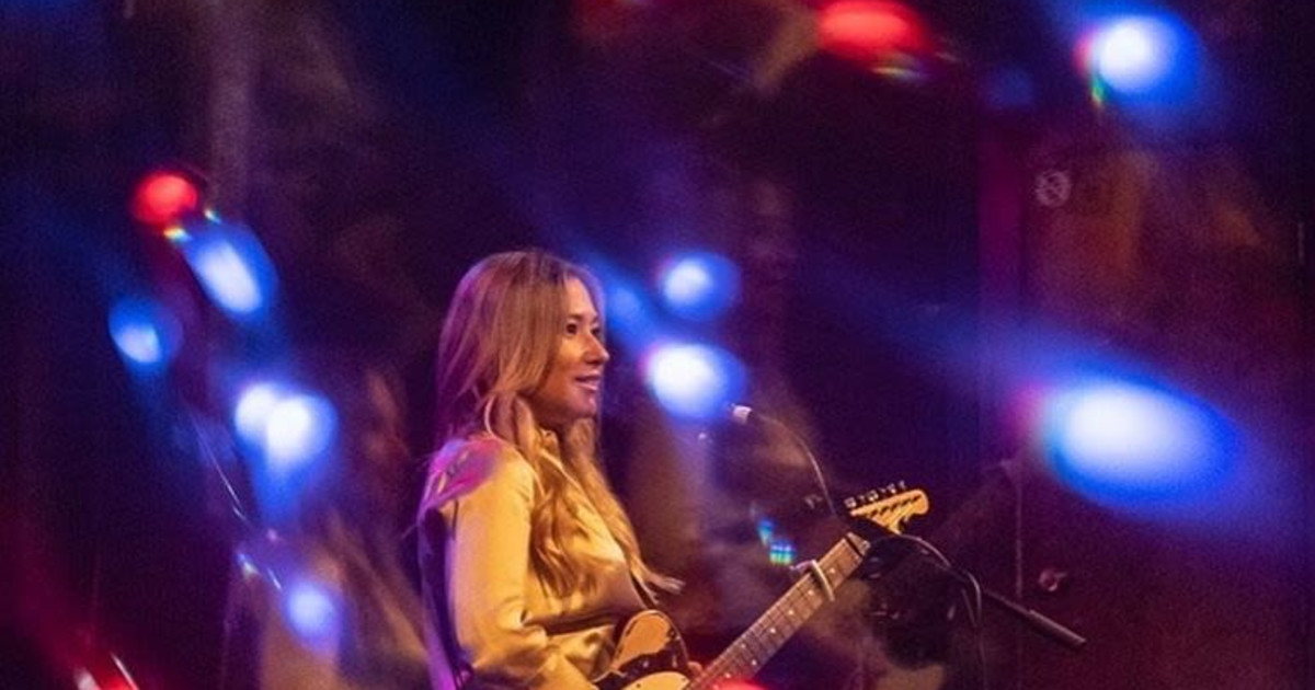 Anna Rose in New York at Rockwood Music Hall: Stage 1