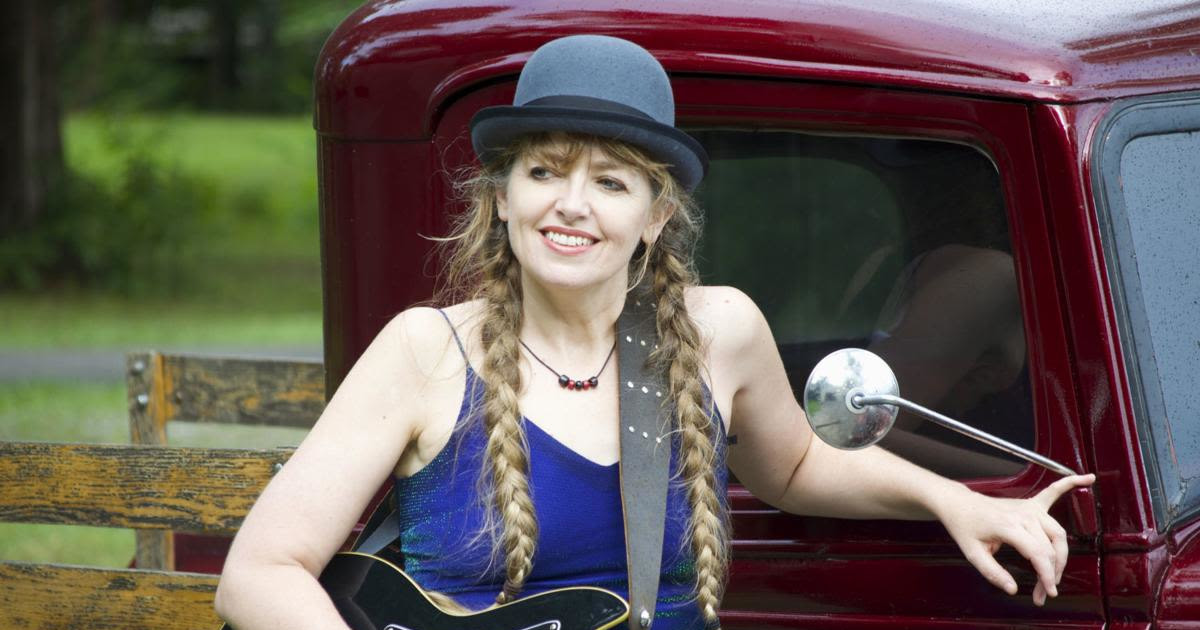 Anne McCue & the Cubists Live at Grimey's in Nashville at The