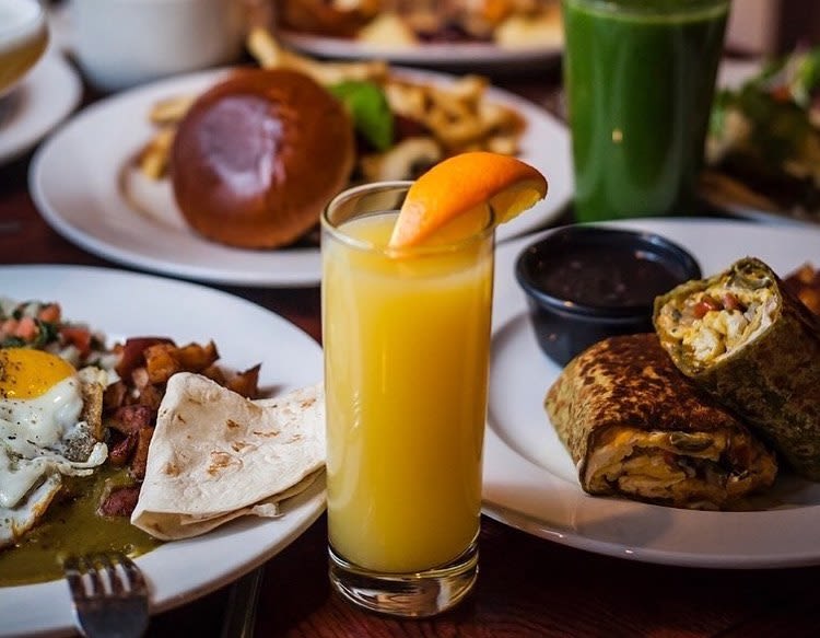 Restaurants Open For Brunch In Chicago