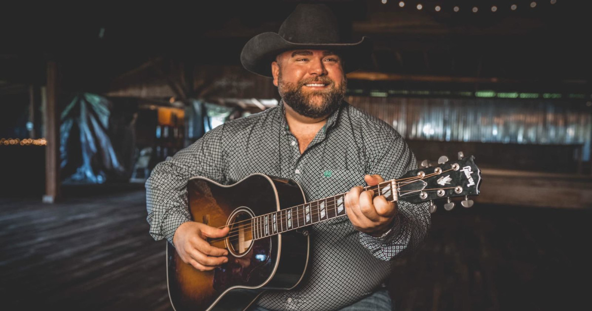 Keith Hickle in Driftwood at The Salt Lick