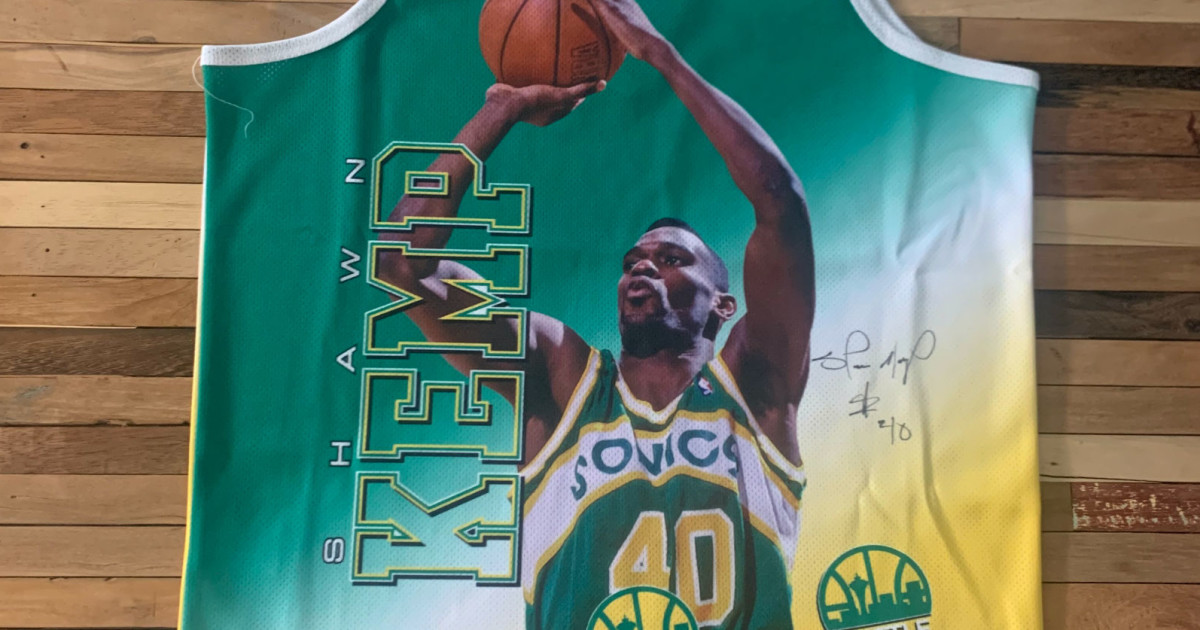 Simply Seattle Shawn Kemp Giveaway in Seattle at DoStuffAtHome