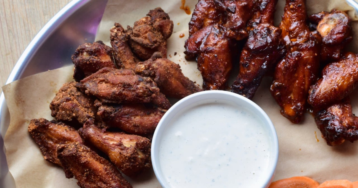 WingOut Chicago's Wing Series At Broken Barrel Bar in Chicago at