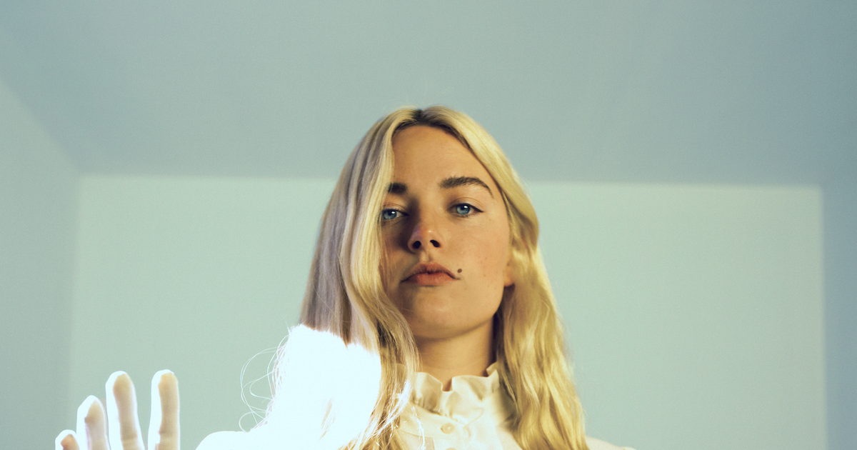 Ashe w/ Jake Wesley Rogers in Chicago at Lincoln Hall