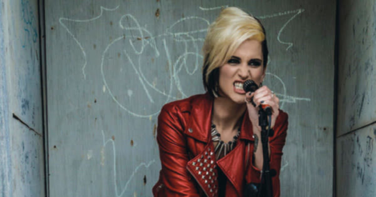 Megan Ruger Live at Moonshine Beach in San Diego at Moonshine